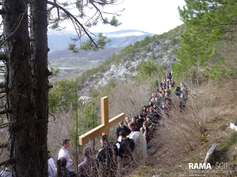 Franjevački samostan Rama-Šćit | Ramski put križa: Uzmi svoj križ i ... Franjevački samostan Rama-Šćit | Ramski put križa: Uzmi svoj križ i ...