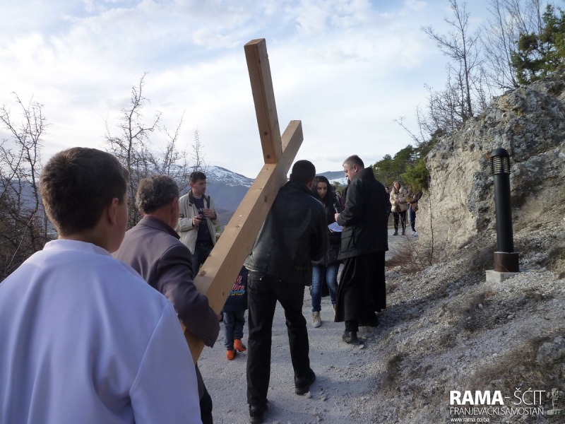 Franjevački samostan Rama-Šćit | Ramski put križa: Uzmi svoj križ i ... Franjevački samostan Rama-Šćit | Ramski put križa: Uzmi svoj križ i ...
