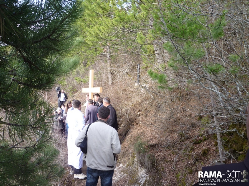 Franjevački samostan Rama-Šćit | Ramski put križa: Uzmi svoj križ i ... Franjevački samostan Rama-Šćit | Ramski put križa: Uzmi svoj križ i ...
