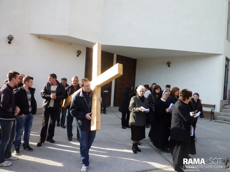 Franjevački samostan Rama-Šćit | Ramski put križa: Uzmi svoj križ i ... Franjevački samostan Rama-Šćit | Ramski put križa: Uzmi svoj križ i ...
